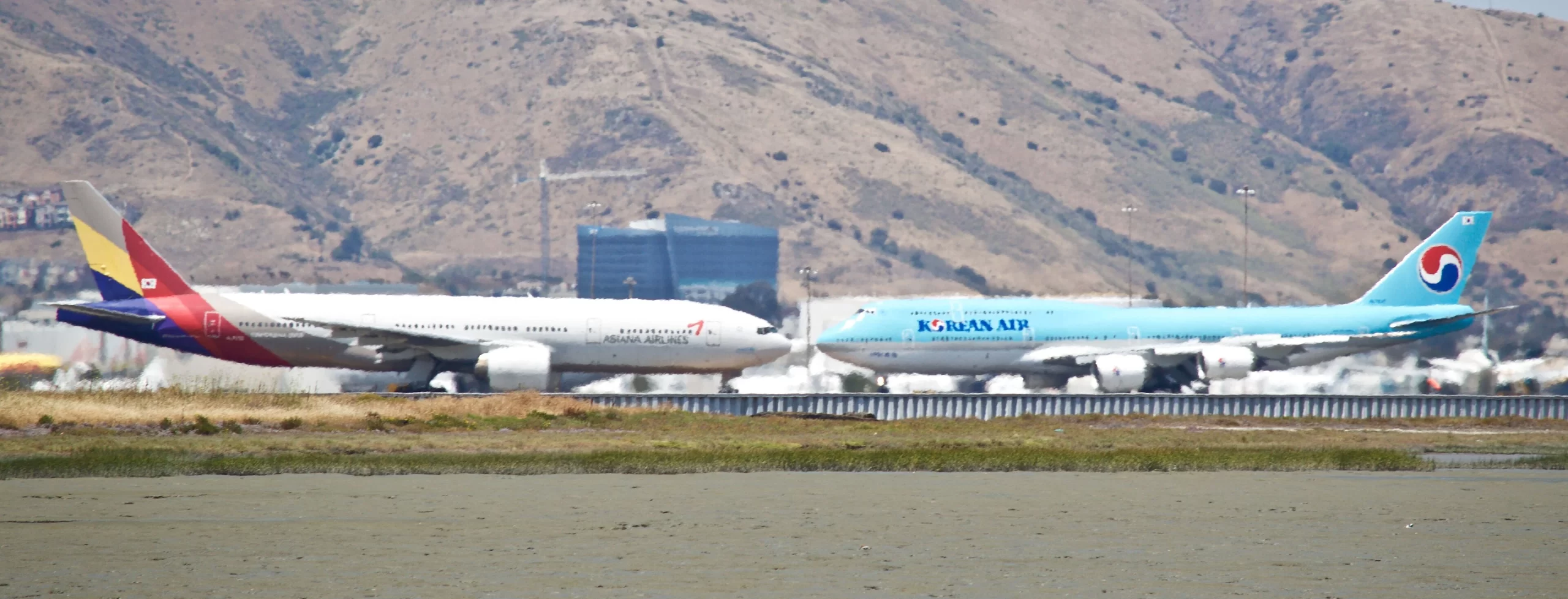 Korean Air-Asiana Merger Sparks Online Suicide Flight Threat at Gimpo ...